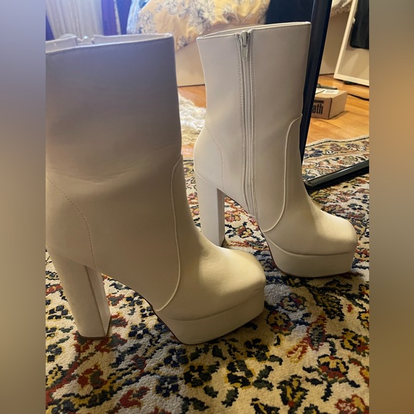 Liliana | Shoes | Liliana Square Toe Chunky Platform Bootie | Poshmark